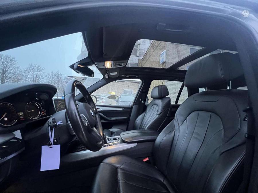 Grey BMW X5 2015 in Vilnius, with an engine capacity of 2.00 L and mileage of 309 thousand km for 24000 €, photo 22 on AUTOMOTO.COM.LV