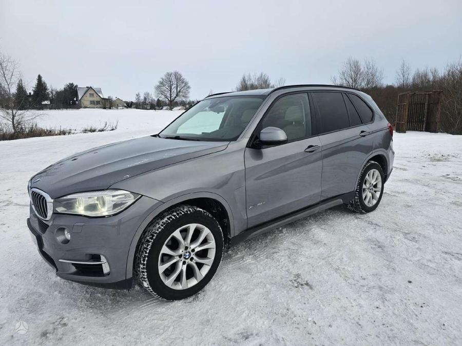 Pelēks BMW X5 2015 Tauragė, ar dzinēja tilpumu 2.99 L un nobraukumu 196 tūkst. km par 17300 €, foto 2 vietnē AUTOMOTO.COM.LV