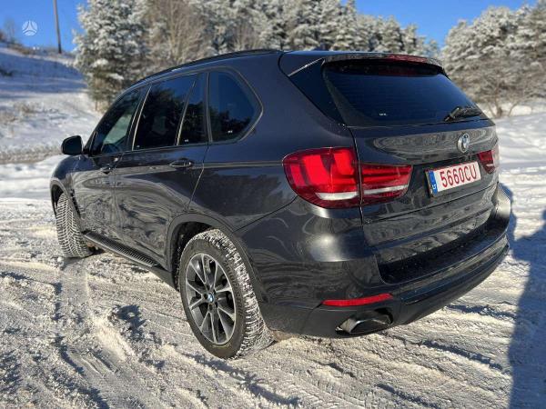 Pelēks BMW X5 2015 Viļņa, ar dzinēja tilpumu 2.00 L un nobraukumu 303 tūkst. km par 17800 €, foto 2 vietnē AUTOMOTO.COM.LV