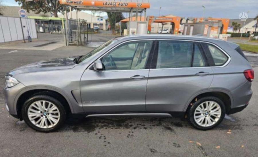 Grey BMW X5 2015 in Taurage, with an engine capacity of 2.99 L and mileage of 278 thousand km for 10500 €, photo 2 on AUTOMOTO.COM.LV