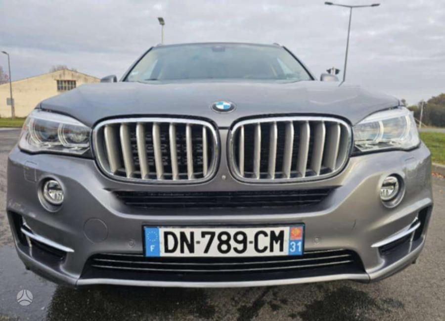 Grey BMW X5 2015 in Taurage, with an engine capacity of 2.99 L and mileage of 278 thousand km for 10500 €, photo 3 on AUTOMOTO.COM.LV