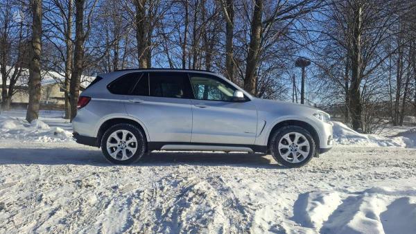 Grey BMW X5 2015 in Klaipeda, with an engine capacity of 2.00 L and mileage of 135 thousand km for 17700 €, photo 2 on AUTOMOTO.COM.LV