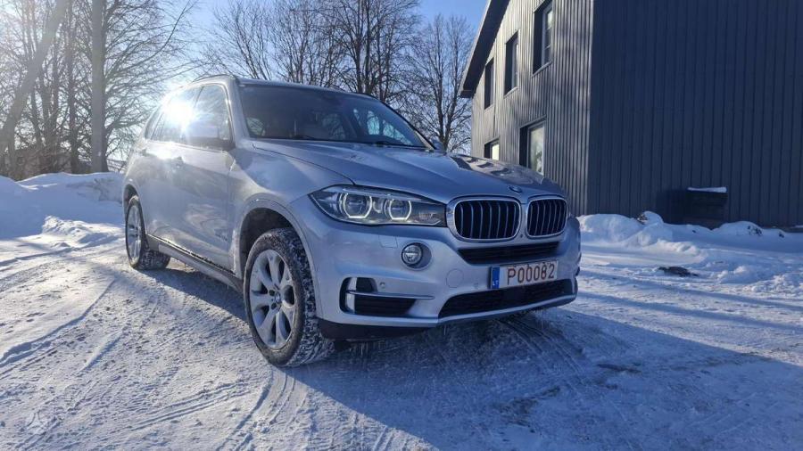 Pelēks BMW X5 2015 Klaipėda, ar dzinēja tilpumu 2.00 L un nobraukumu 135 tūkst. km par 17700 €, foto 21 vietnē AUTOMOTO.COM.LV