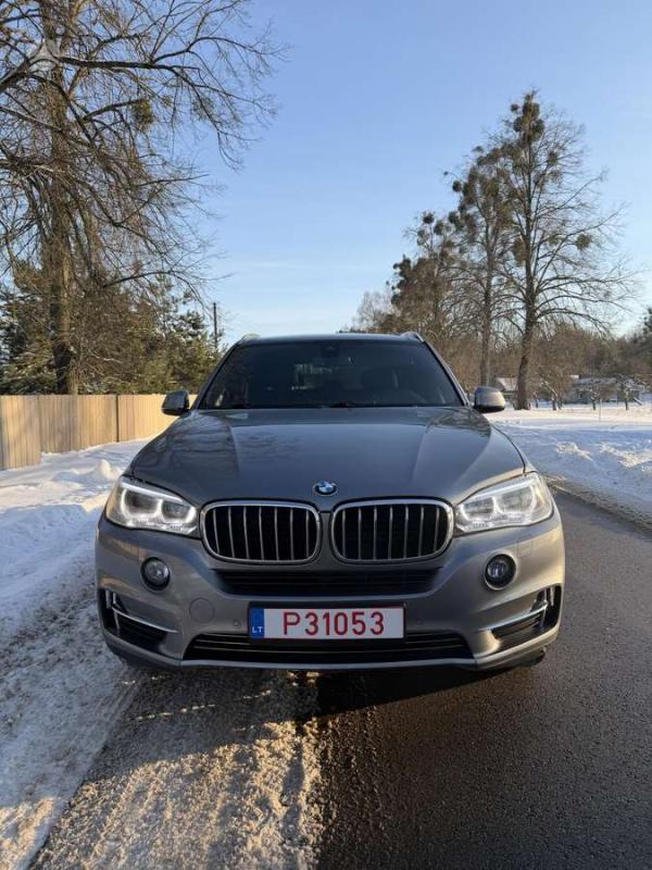 Grey BMW X5 2015 in Prienai, with an engine capacity of 0.00 L and mileage of 188 thousand km for 18999 €, photo 3 on AUTOMOTO.COM.LV