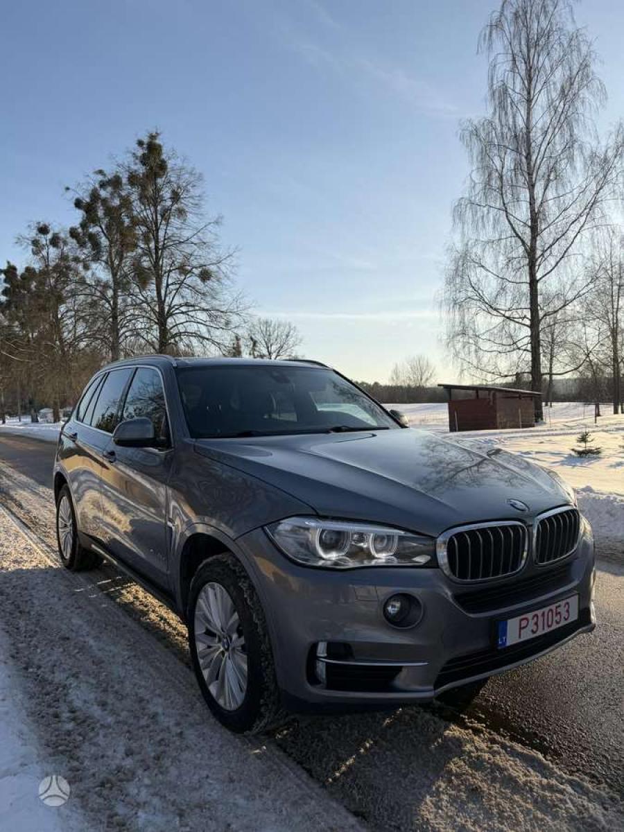 Grey BMW X5 2015 in Prienai, with an engine capacity of 0.00 L and mileage of 188 thousand km for 18999 €, photo 5 on AUTOMOTO.COM.LV