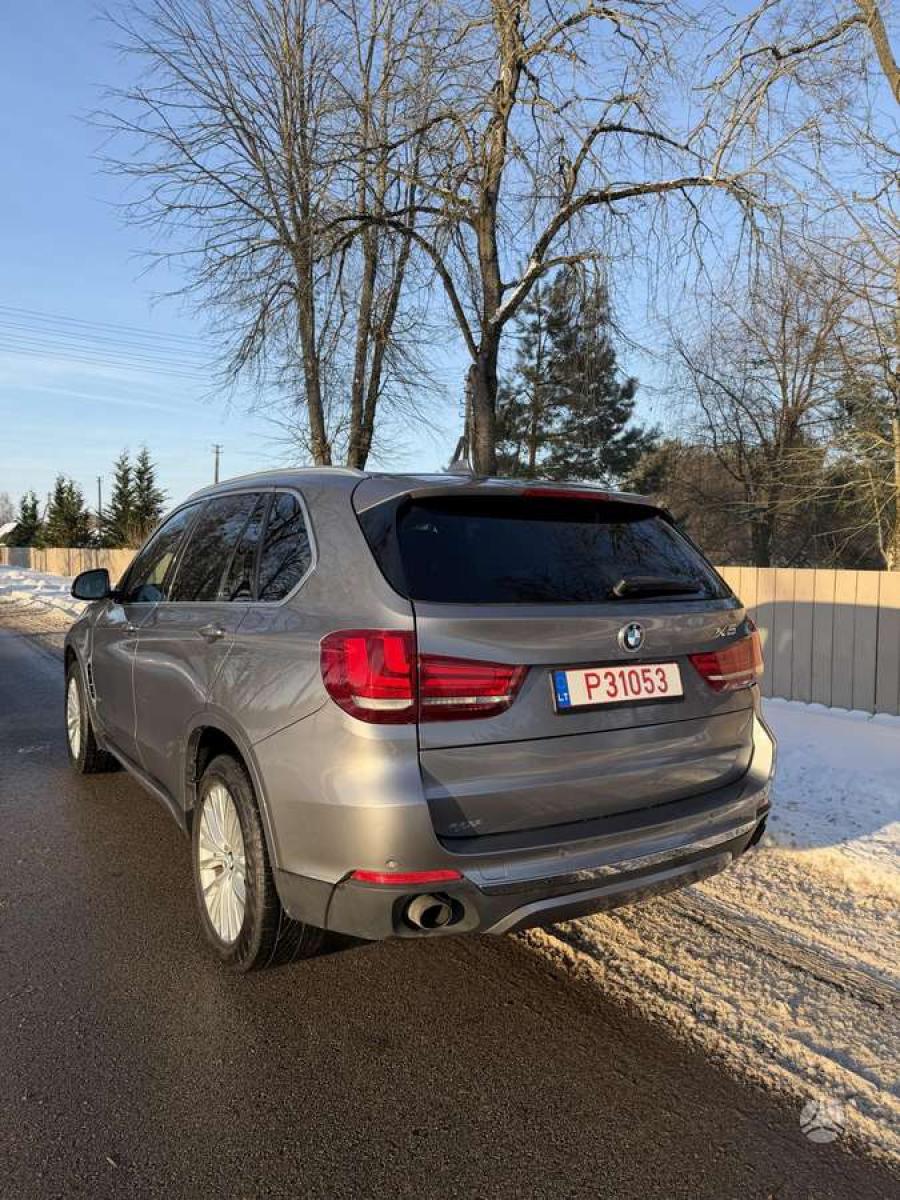 Grey BMW X5 2015 in Prienai, with an engine capacity of 0.00 L and mileage of 188 thousand km for 18999 €, photo 6 on AUTOMOTO.COM.LV