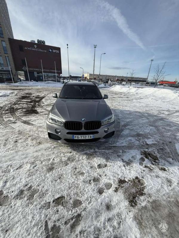Grey BMW X5 2015 in Klaipeda, with an engine capacity of 2.99 L and mileage of 282 thousand km for 16700 €, photo 2 on AUTOMOTO.COM.LV