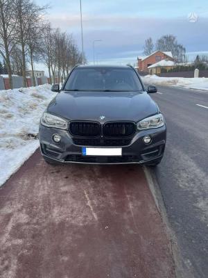 Grey BMW X5 2015 in Siauliai, with an engine capacity of 2.00 L and mileage of 271 thousand km for 17500 €, photo  on AUTOMOTO.COM.LV