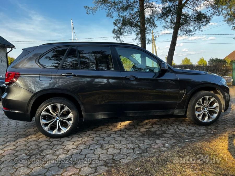 Grey BMW X5 2015 in Tallinn, with an engine capacity of 2.00 L and mileage of 244 thousand km for 17900 €, photo 5 on AUTOMOTO.COM.LV