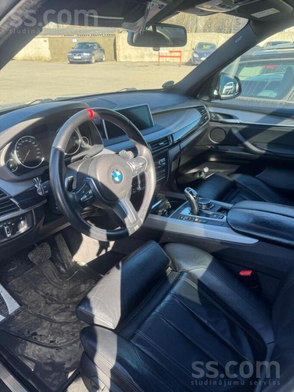 Pelēks BMW X5 2015 Rīga, ar dzinēja tilpumu 3.00 L un nobraukumu 276 tūkst. km par 24500 €, foto 4 vietnē AUTOMOTO.COM.LV