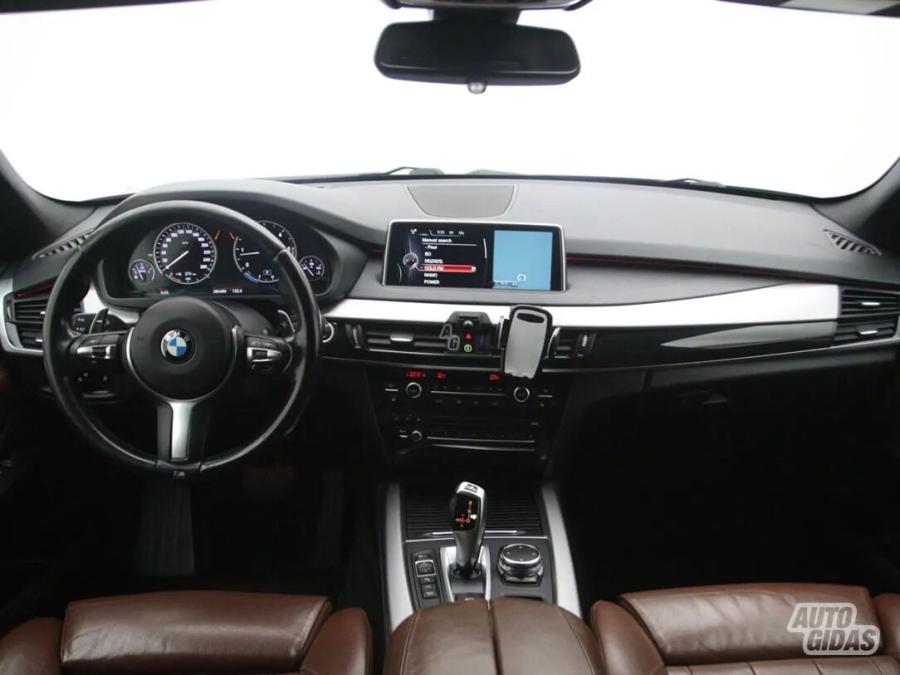 Grey BMW X5 2015 in Vilnius, with an engine capacity of 3.00 L and mileage of 286 thousand km for 17399 €, photo 2 on AUTOMOTO.COM.LV