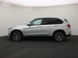 Grey BMW X5 2015 in Vilnius, with an engine capacity of 3.00 L and mileage of 286 thousand km for 17399 €, photo 6 on AUTOMOTO.COM.LV