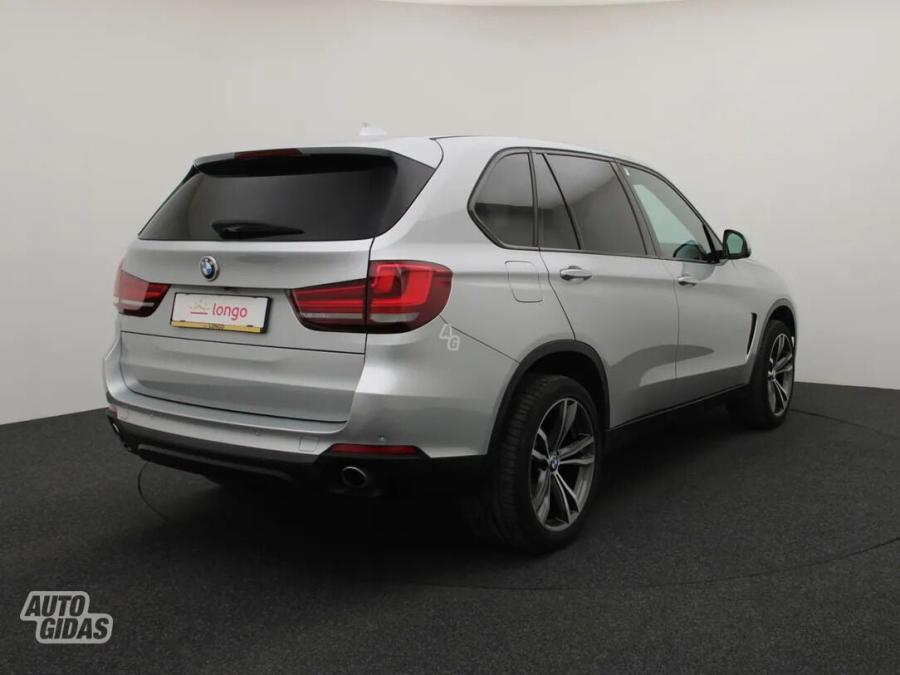Grey BMW X5 2015 in Vilnius, with an engine capacity of 3.00 L and mileage of 286 thousand km for 17399 €, photo 8 on AUTOMOTO.COM.LV