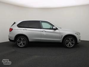 Grey BMW X5 2015 in Vilnius, with an engine capacity of 3.00 L and mileage of 286 thousand km for 17399 €, photo 9 on AUTOMOTO.COM.LV