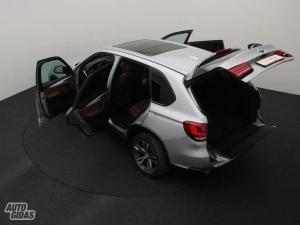 Grey BMW X5 2015 in Vilnius, with an engine capacity of 3.00 L and mileage of 286 thousand km for 17399 €, photo 13 on AUTOMOTO.COM.LV