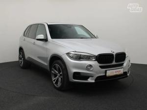 Pelēks BMW X5 2015 Viļņa, ar dzinēja tilpumu 3.00 L un nobraukumu 286 tūkst. km par 17399 €, foto 10 vietnē AUTOMOTO.COM.LV