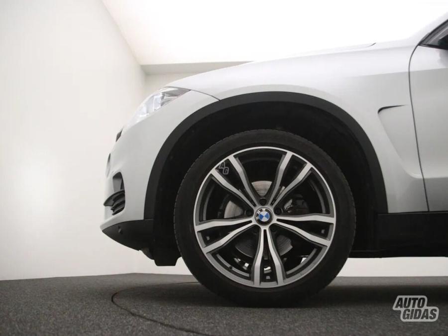 Pelēks BMW X5 2015 Viļņa, ar dzinēja tilpumu 3.00 L un nobraukumu 286 tūkst. km par 17399 €, foto 28 vietnē AUTOMOTO.COM.LV