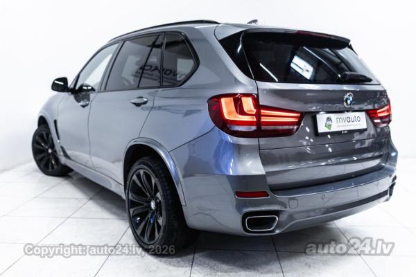 Pelēks BMW X5 2015 Tallina, ar dzinēja tilpumu 3.00 L un nobraukumu 278 tūkst. km par 18990 €, foto 6 vietnē AUTOMOTO.COM.LV