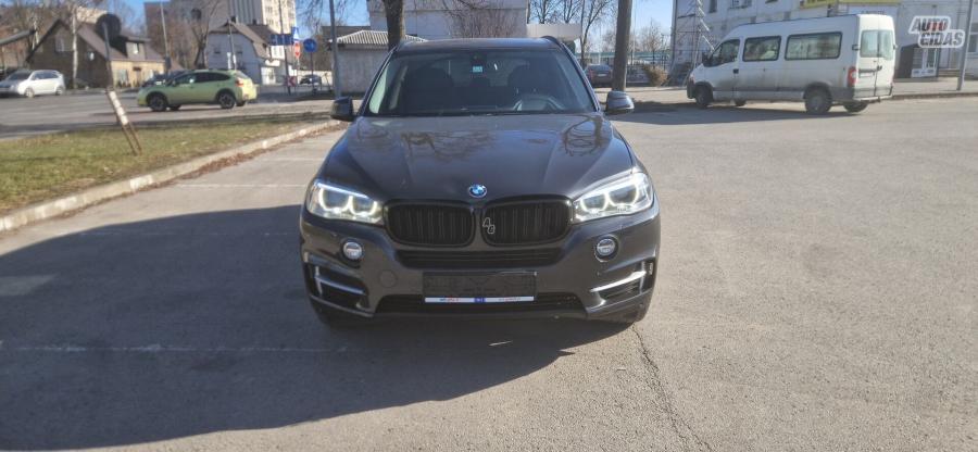Grey BMW X5 2015 in Siauliai, with an engine capacity of 3.00 L and mileage of 247 thousand km for 13450 €, photo 1 on AUTOMOTO.COM.LV