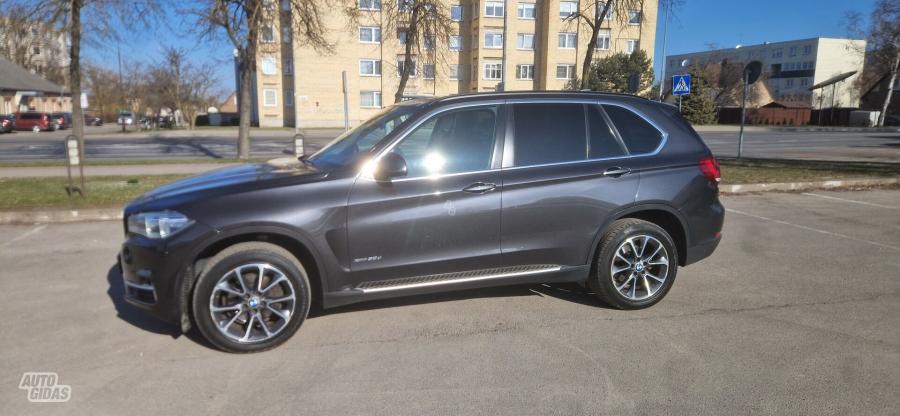 Grey BMW X5 2015 in Siauliai, with an engine capacity of 3.00 L and mileage of 247 thousand km for 13450 €, photo 15 on AUTOMOTO.COM.LV