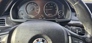 Grey BMW X5 2015 in Panevezys, with an engine capacity of 3.00 L and mileage of 303 thousand km for 14000 €, photo 9 on AUTOMOTO.COM.LV