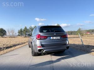 Grey BMW X5 2015 in Riga, with an engine capacity of 3.00 L and mileage of 207 thousand km for 22500 €, photo 8 on AUTOMOTO.COM.LV