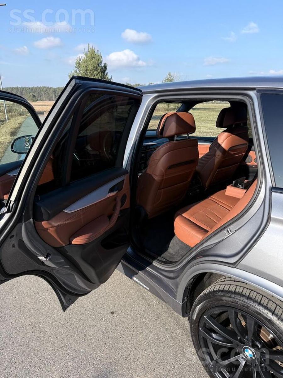 Grey BMW X5 2015 in Riga, with an engine capacity of 3.00 L and mileage of 207 thousand km for 22500 €, photo 22 on AUTOMOTO.COM.LV