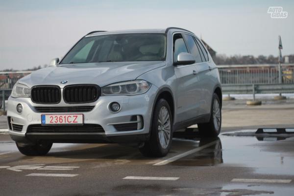 Grey BMW X5 2015 in Marijampole, with an engine capacity of 4.40 L and mileage of 232 thousand km for 12000 €, photo 1 on AUTOMOTO.COM.LV