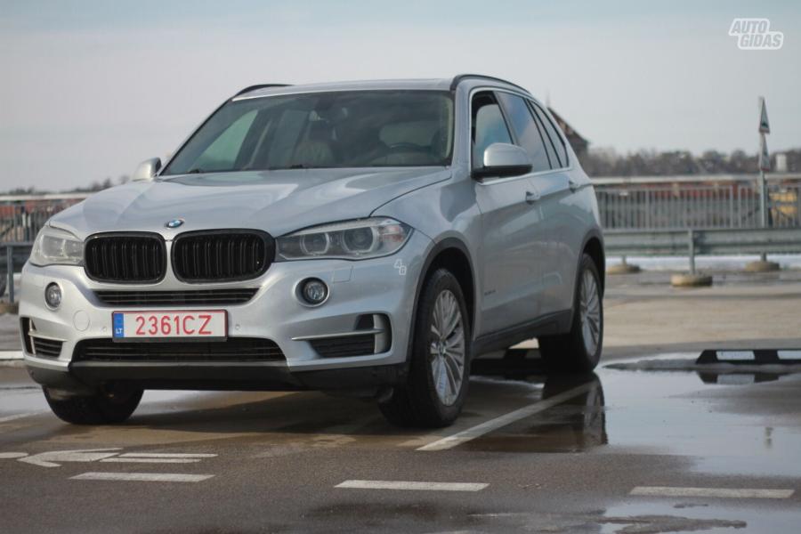 Grey BMW X5 2015 in Marijampole, with an engine capacity of 4.40 L and mileage of 232 thousand km for 12000 €, photo 1 on AUTOMOTO.COM.LV