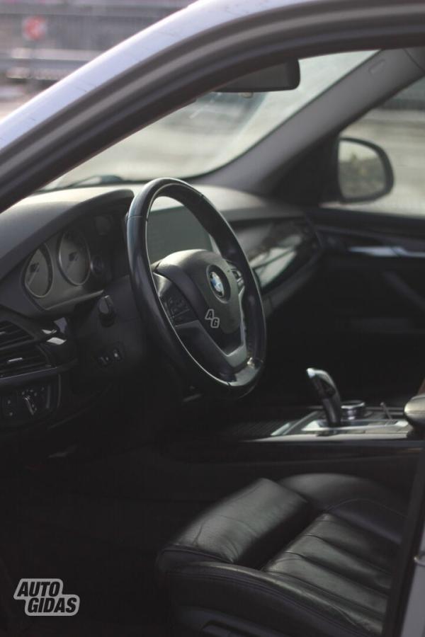 Grey BMW X5 2015 in Marijampole, with an engine capacity of 4.40 L and mileage of 232 thousand km for 12000 €, photo 5 on AUTOMOTO.COM.LV