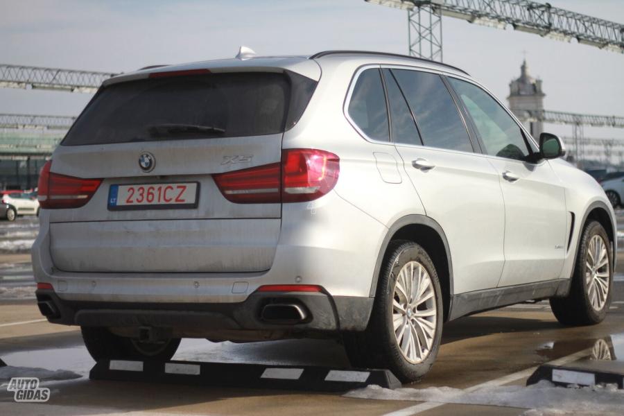 Grey BMW X5 2015 in Marijampole, with an engine capacity of 4.40 L and mileage of 232 thousand km for 12000 €, photo 10 on AUTOMOTO.COM.LV