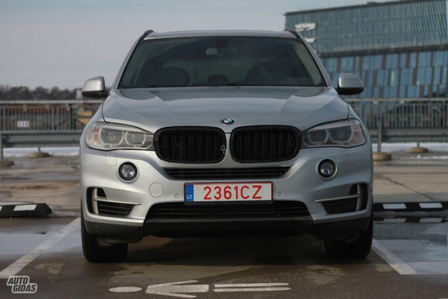 Grey BMW X5 2015 in Marijampole, with an engine capacity of 4.40 L and mileage of 232 thousand km for 12000 €, photo 12 on AUTOMOTO.COM.LV