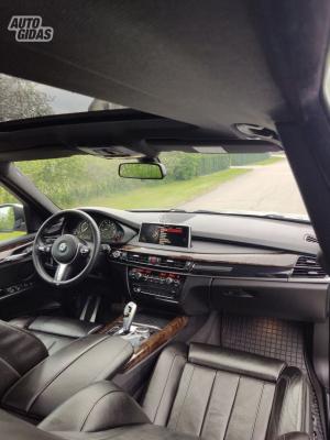 Grey BMW X5 2015 in Silute, with an engine capacity of 3.00 L and mileage of 252 thousand km for 16000 €, photo 8 on AUTOMOTO.COM.LV