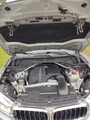 Grey BMW X5 2015 in Silute, with an engine capacity of 3.00 L and mileage of 252 thousand km for 16000 €, photo 16 on AUTOMOTO.COM.LV