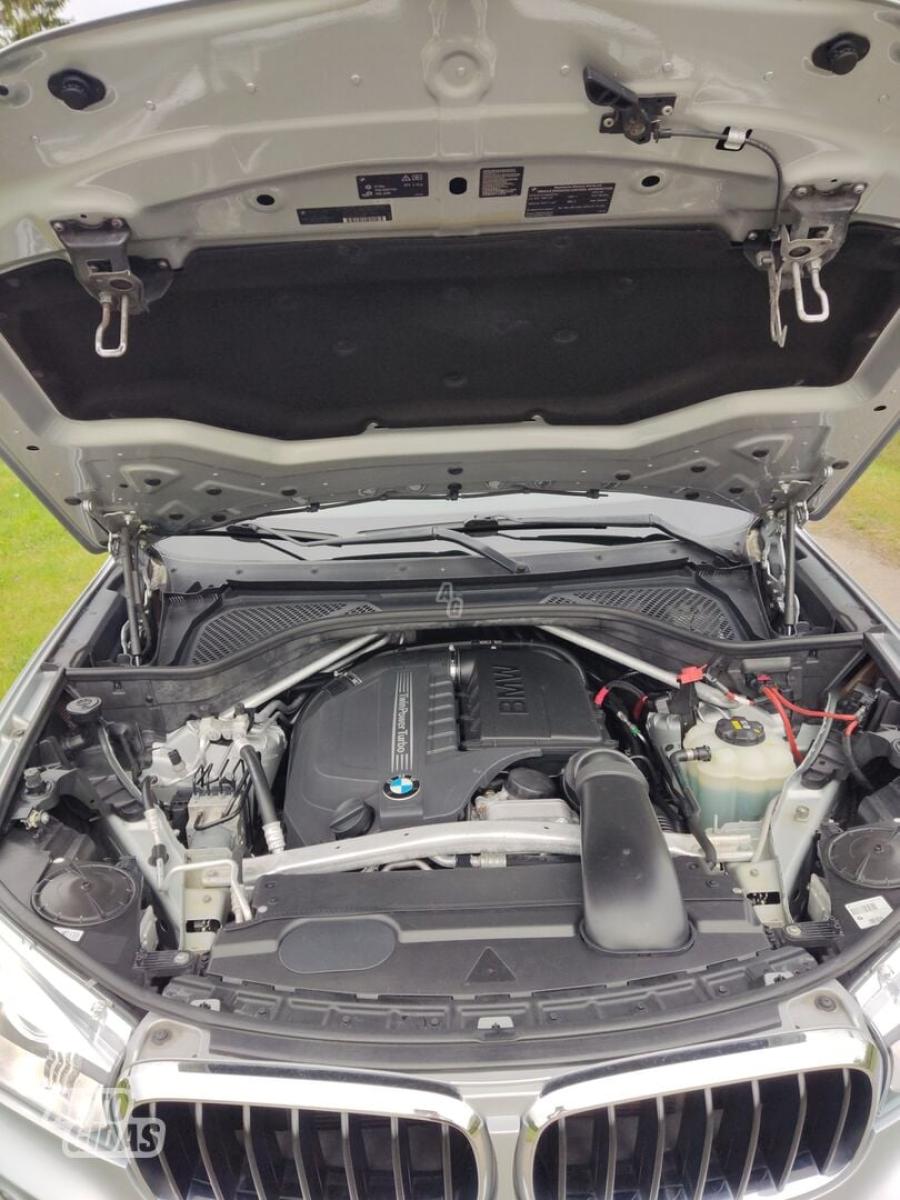 Grey BMW X5 2015 in Silute, with an engine capacity of 3.00 L and mileage of 252 thousand km for 16000 €, photo 16 on AUTOMOTO.COM.LV
