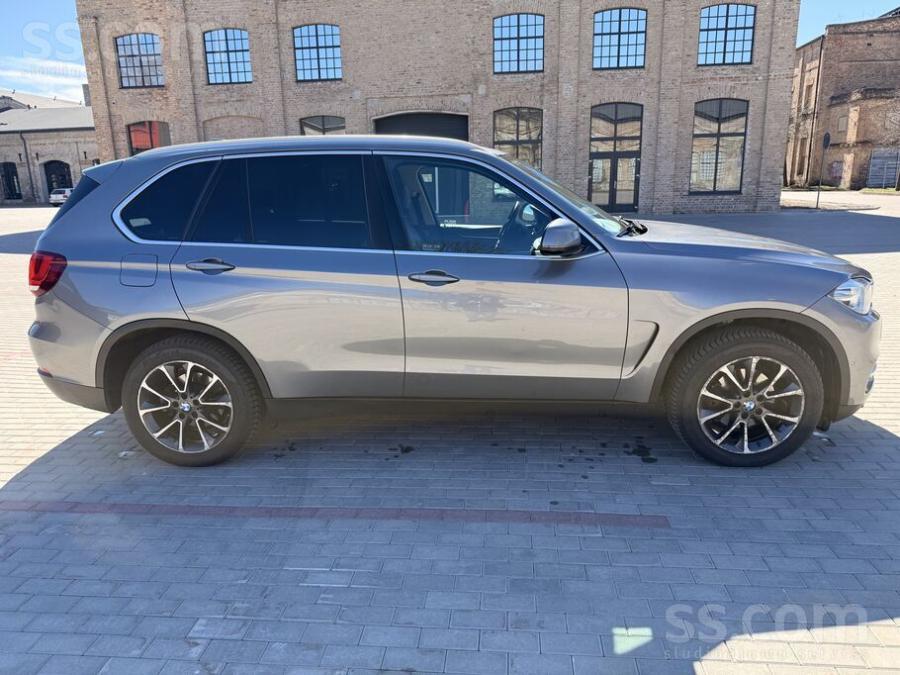 Pelēks BMW X5 2015 Rīga, ar dzinēja tilpumu 3.00 L un nobraukumu 173 tūkst. km par 17900 €, foto 4 vietnē AUTOMOTO.COM.LV