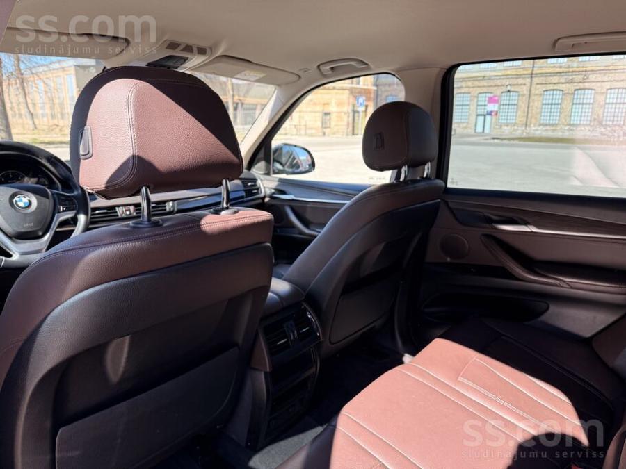 Pelēks BMW X5 2015 Rīga, ar dzinēja tilpumu 3.00 L un nobraukumu 173 tūkst. km par 17900 €, foto 12 vietnē AUTOMOTO.COM.LV