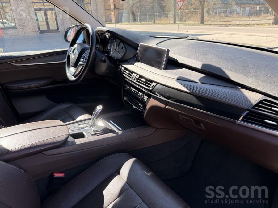 Pelēks BMW X5 2015 Rīga, ar dzinēja tilpumu 3.00 L un nobraukumu 173 tūkst. km par 17900 €, foto 13 vietnē AUTOMOTO.COM.LV