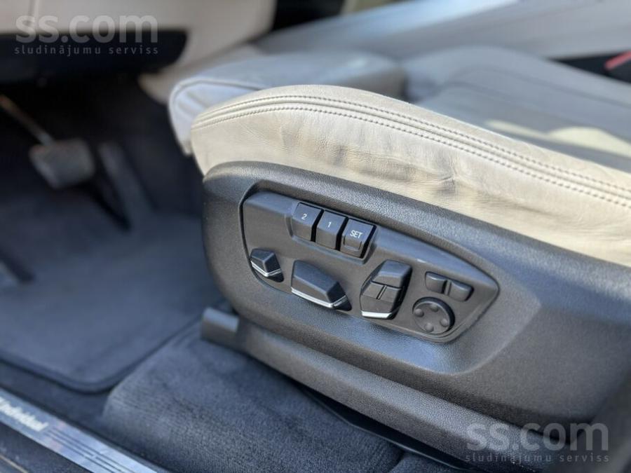 Pelēks BMW X5 2015 Rīga, ar dzinēja tilpumu 3.00 L un nobraukumu 215 tūkst. km par 18890 €, foto 10 vietnē AUTOMOTO.COM.LV