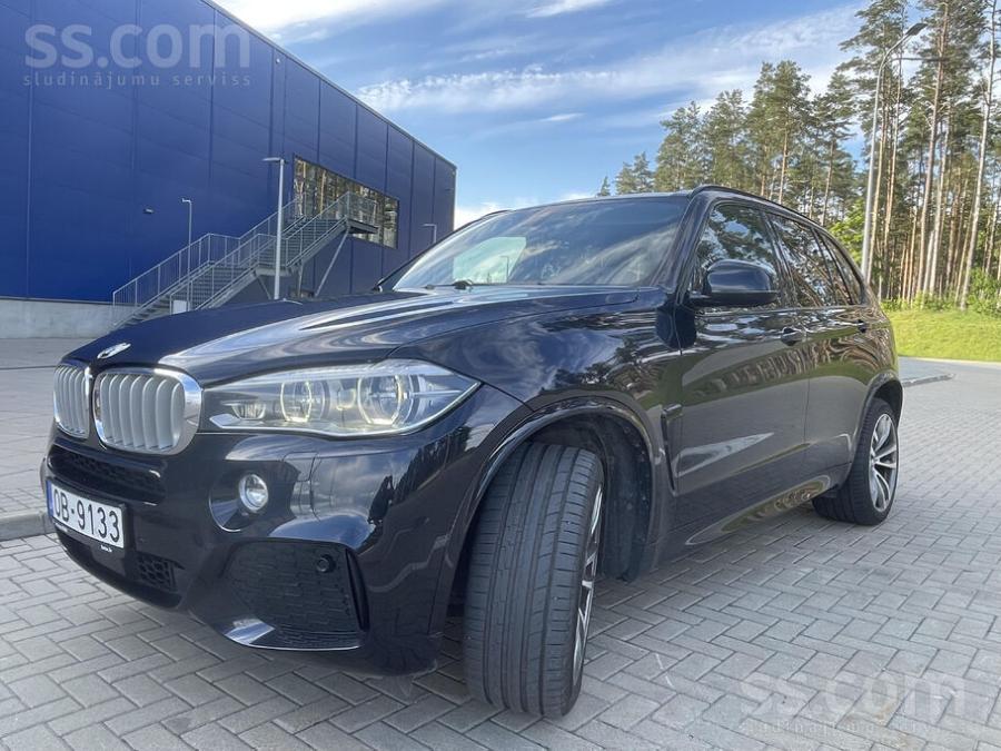 Grey BMW X5 2015 in Riga, with an engine capacity of 3.00 L and mileage of 213 thousand km for 21300 €, photo 4 on AUTOMOTO.COM.LV
