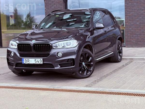 Pelēks BMW X5 2015 Rīga, ar dzinēja tilpumu 3.00 L un nobraukumu 291 tūkst. km par 27000 €, foto 1 vietnē AUTOMOTO.COM.LV