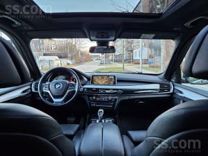 Grey BMW X5 2015 in Riga, with an engine capacity of 3.00 L and mileage of 244 thousand km for 23500 €, photo 7 on AUTOMOTO.COM.LV