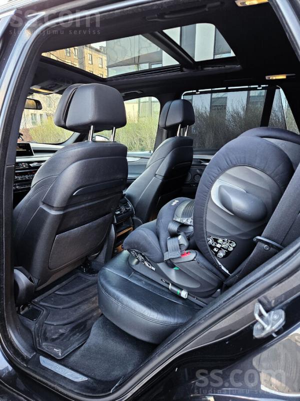 Grey BMW X5 2015 in Riga, with an engine capacity of 3.00 L and mileage of 244 thousand km for 23500 €, photo 7 on AUTOMOTO.COM.LV