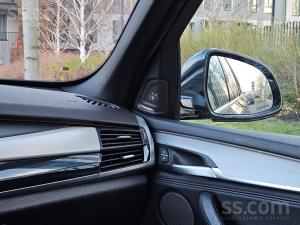 Grey BMW X5 2015 in Riga, with an engine capacity of 3.00 L and mileage of 244 thousand km for 23500 €, photo 10 on AUTOMOTO.COM.LV