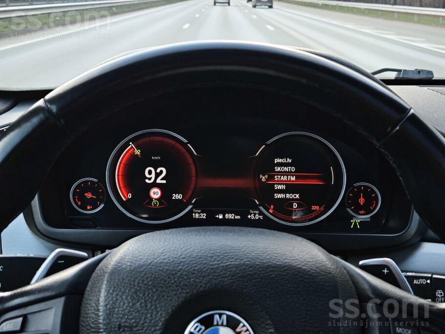 Grey BMW X5 2015 in Riga, with an engine capacity of 3.00 L and mileage of 244 thousand km for 23500 €, photo 16 on AUTOMOTO.COM.LV