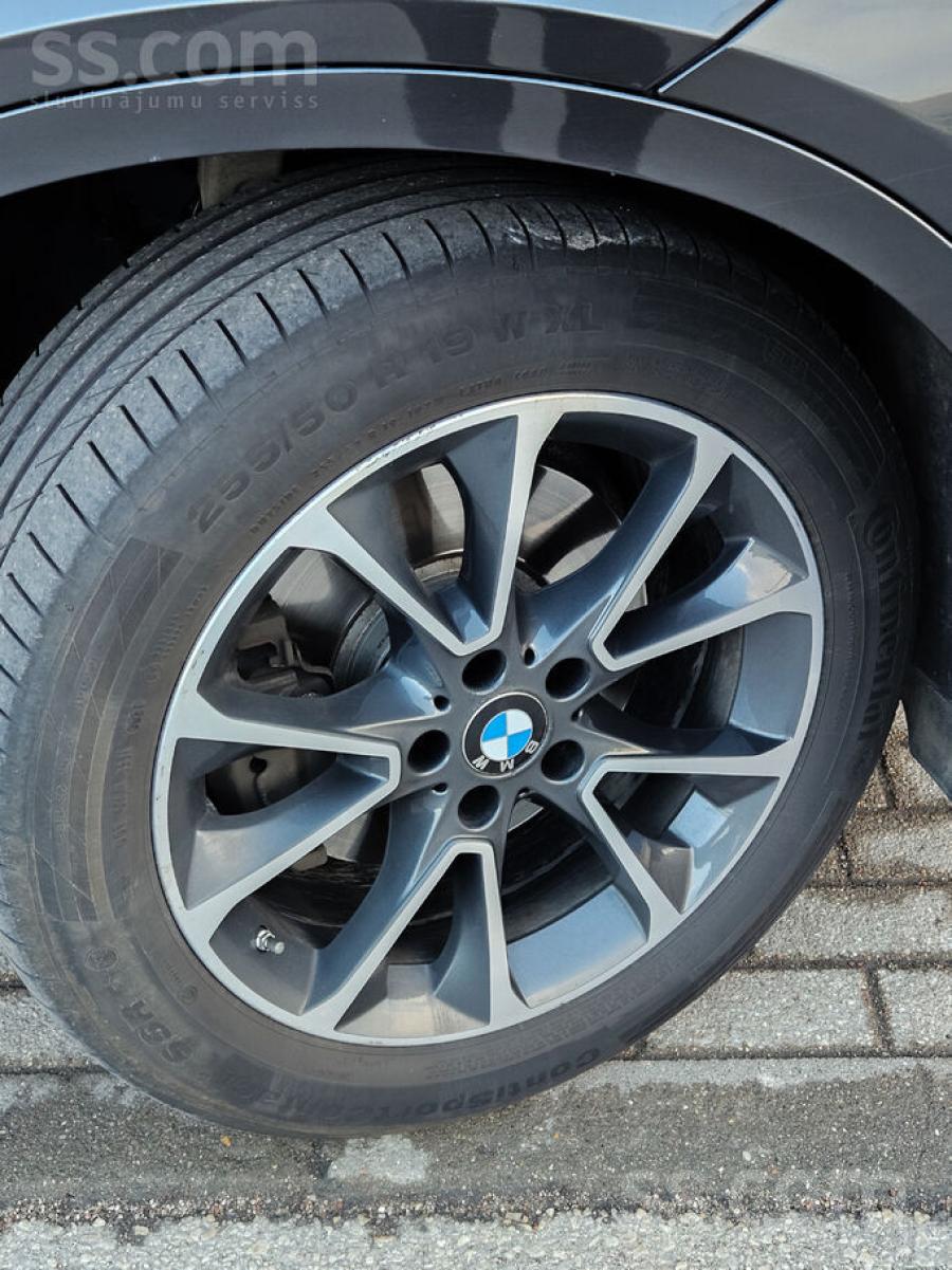 Grey BMW X5 2015 in Riga, with an engine capacity of 3.00 L and mileage of 244 thousand km for 23500 €, photo 25 on AUTOMOTO.COM.LV