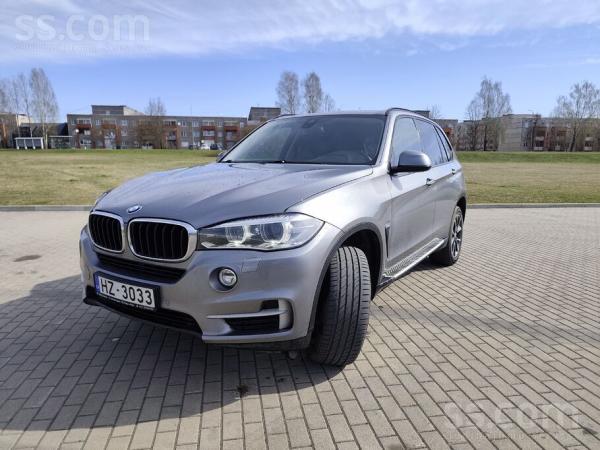 Pelēks BMW X5 2015 Jēkabpils, ar dzinēja tilpumu 3.00 L un nobraukumu 302 tūkst. km par 14800 €, foto 3 vietnē AUTOMOTO.COM.LV