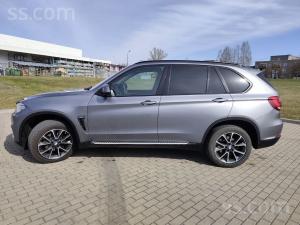 Pelēks BMW X5 2015 Jēkabpils, ar dzinēja tilpumu 3.00 L un nobraukumu 302 tūkst. km par 14800 €, foto 5 vietnē AUTOMOTO.COM.LV