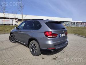 Pelēks BMW X5 2015 Jēkabpils, ar dzinēja tilpumu 3.00 L un nobraukumu 302 tūkst. km par 14800 €, foto 6 vietnē AUTOMOTO.COM.LV