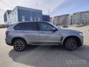 Pelēks BMW X5 2015 Jēkabpils, ar dzinēja tilpumu 3.00 L un nobraukumu 302 tūkst. km par 14800 €, foto 9 vietnē AUTOMOTO.COM.LV